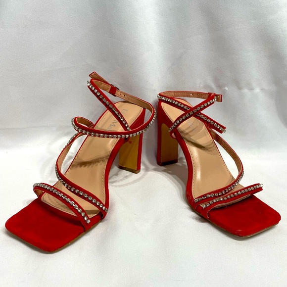 Bella Marie | Shoes | Womens Size 55 Bella Marie Square Toed Open ...